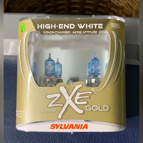 Sylvania | Other | New Sylvania Silverstar Zxe Gold Bright White 6k ...